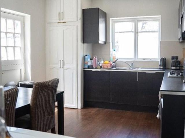 Penwith Road, London, SW18 2 bed flat to rent £2,600 pcm £600 pw