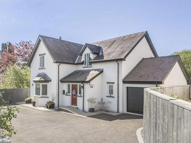 Penybanc Road, Ammanford, 4 Bedroom Detached