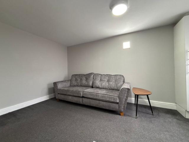 Penywain Road, Cathays CF24, 2 bed flat to rent, £1,000 pcm | PrimeLocation