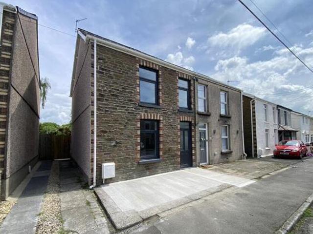 Penywern Road, Clydach, 3 Bedroom Semi detached