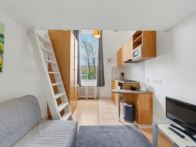 Penywern Road, Earls Court, London, SW5 Studio to rent £1,712 pcm £395 pw