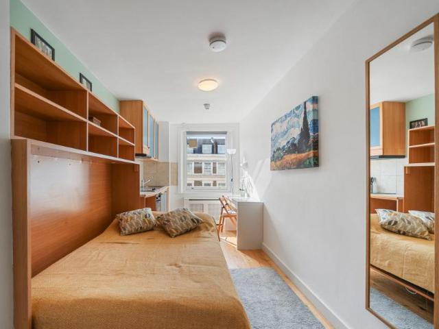 Penywern Road, Earls Court, London, SW5 Studio to rent £1,885 pcm £435 pw