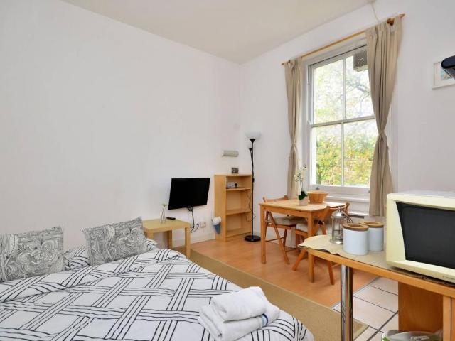 Penywern Road, Earls Court, London SW5, Studio to rent, £2,080 pcm | PrimeLocation