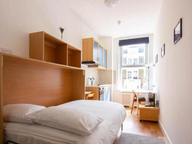 Penywern Road, Earls Court, Studio Flat For