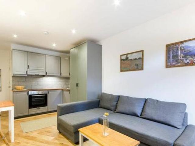 Penywern Road, Earls Court, Studio Flat For