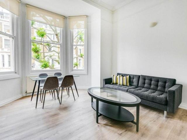 Penywern Road, Earls Court SW5, 2 bed flat to rent, £3,300 pcm | PrimeLocation