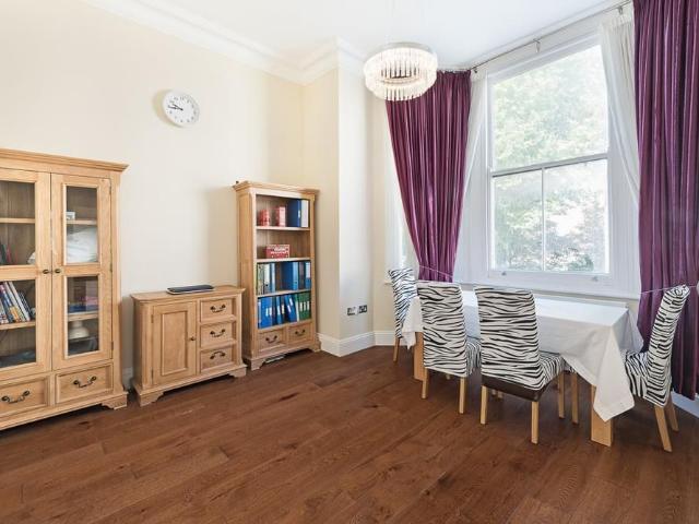 Penywern Road, Earls Court SW5, 2 bed flat to rent, £4,000 pcm | PrimeLocation