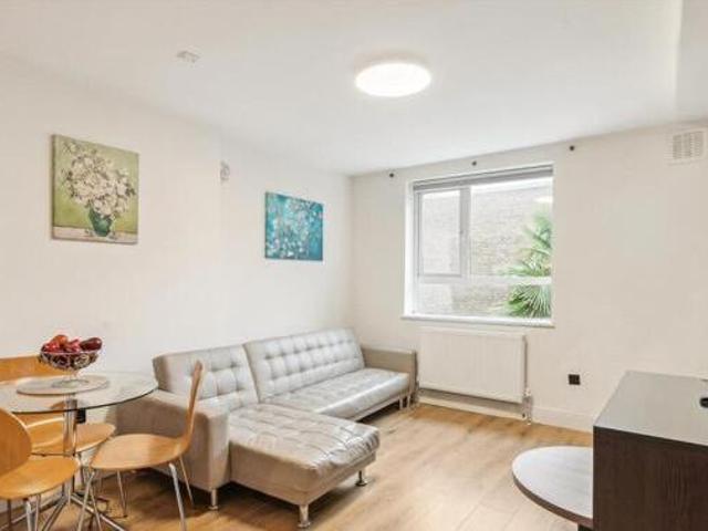 Penywern Road, London, 1 Bedroom Flat