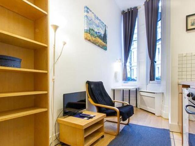 Penywern Road, London, Studio Flat For
