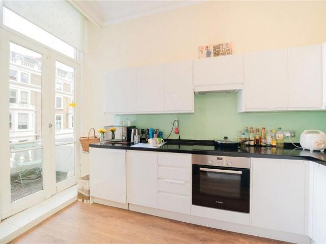 Penywern Road, London SW5 2 bed flat to rent £3,600 pcm £831 pw