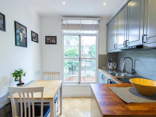 Penywern Road, London, SW5 Studio to rent £2,123 pcm £490 pw
