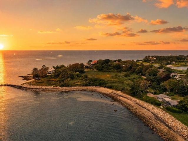 Penzance Rd, Woods Hole, Home For Sale