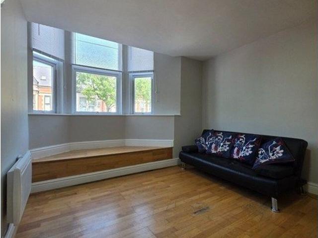 Pen Y Lan Road, Cardiff CF24, 2 bed flat to rent, £1,200 pcm | PrimeLocation