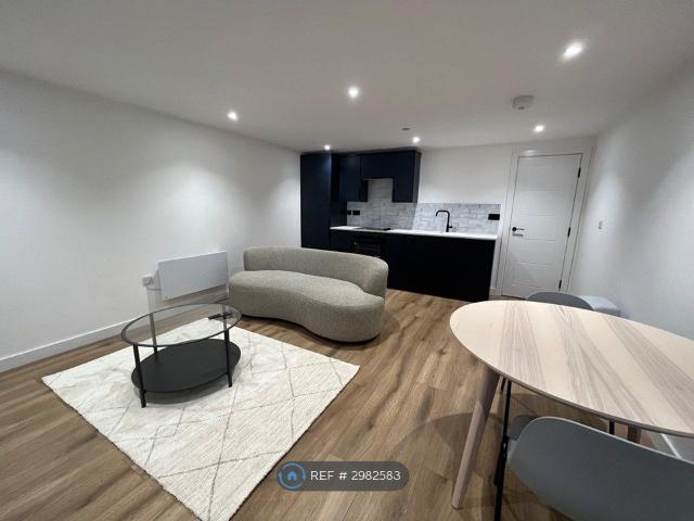 Penarth Road, Cardiff CF11, 2 bed flat to rent, £1,200 pcm | PrimeLocation
