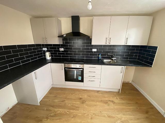 Penarth Road, Cardiff CF11, 2 bed flat to rent, £1,100 pcm | PrimeLocation