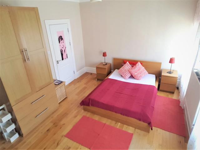 Penbryn Terrace, Brynmill, Swansea SA2 0DA StudentDigz Ltd