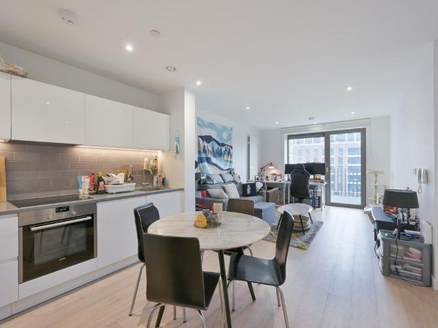 Pendant Court, Royal Wharf, London E16, 1 bed flat to rent, £2,050 pcm | PrimeLocation