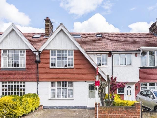 Pendennis Road, Streatham Hill, London SW16, 4 bed detached house to rent, £3,595 pcm | PrimeLocation