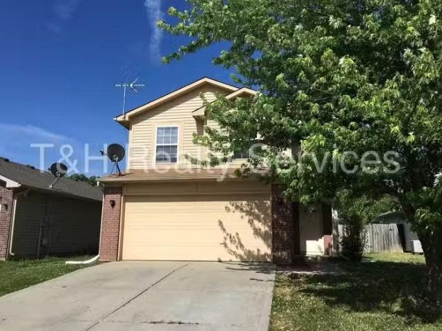 PENDING Cute Home in Villas at River Run! 6308 Long River Ln