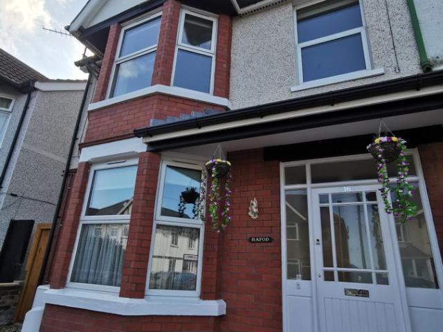 Pendorlan Avenue, Colwyn Bay LL29, 2 bed flat to rent, £825 pcm | PrimeLocation