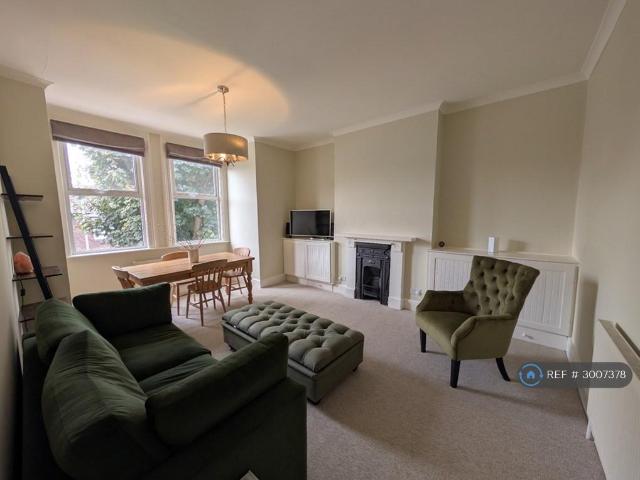 Pendle Road, London, SW16 2 bed flat to rent £2,150 pcm £496 pw