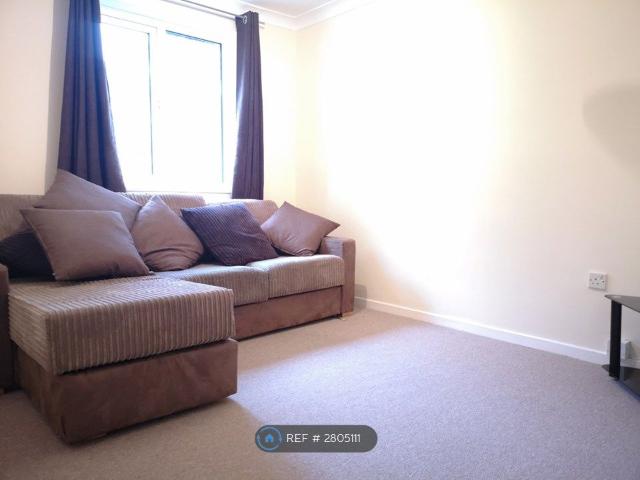 Pendlebury, Bracknell RG12, 2 bed flat to rent, £1,199 pcm | PrimeLocation