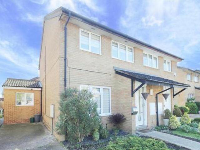 Pendula Drive, Hayes, 4 Bedroom Semi detached