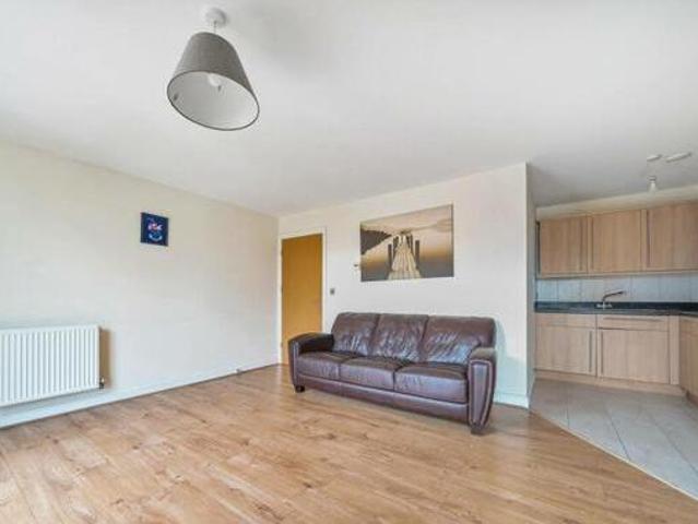 Penfield Court, Colindale, 2 Bedroom Flat
