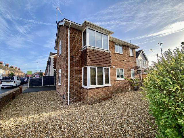 Penfold Road, Worthing BN14, 1 bed flat to rent, £975 pcm | PrimeLocation