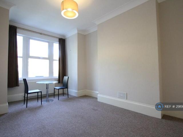 Penge, London, SE20 1 bed flat to rent £1,450 pcm £335 pw