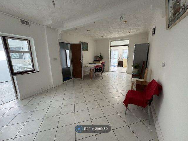 Penge Road, London E13, Room to rent, £950 pcm | PrimeLocation
