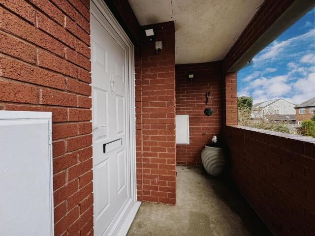 Penhale Gardens, Fareham, PO14 1 bed maisonette to rent £1,000 pcm £231 pw