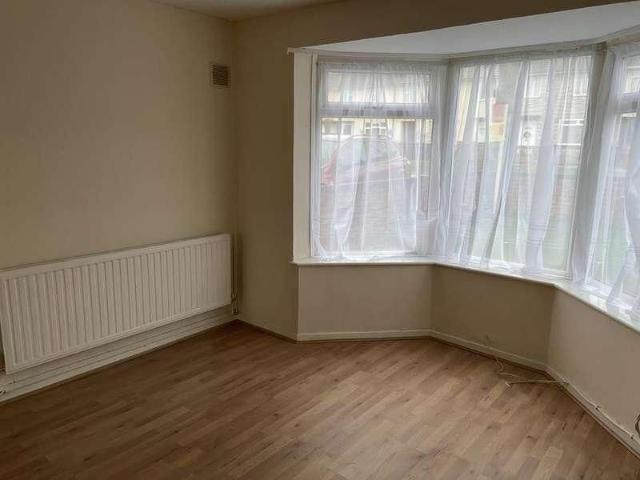 Penhill Drive, SN2