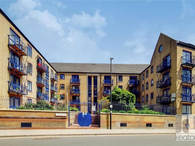 Peninsula Court, 121 East Ferry Road. 2 bed flat to rent £2,500 pcm £577 pw