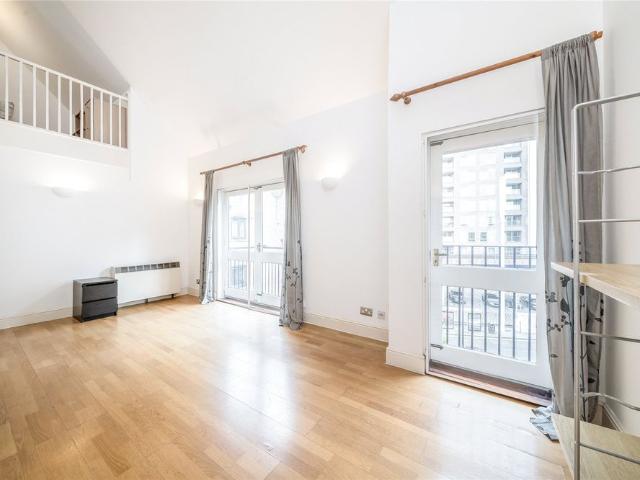 Peninsula Court, E14