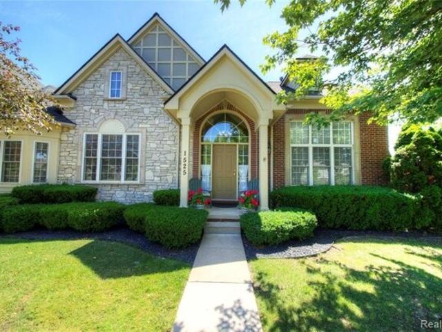 Peninsula Ct, Canton, Condo For Sale