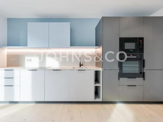 Peninsula Gardens, Greenwich. Studio to rent £2,054 pcm £474 pw