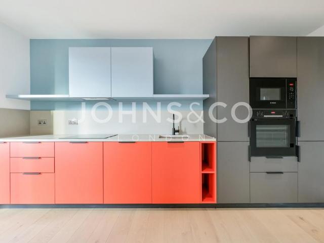 Peninsula Gardens, Greenwich. Studio to rent £2,154 pcm £497 pw