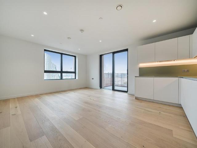 Peninsula Gardens, Mabyn Lane, Lower. 1 bed apartment to rent £2,500 pcm £577 pw