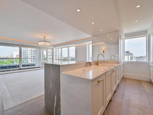 Peninsula Heights, Albert Embankment. 2 bed flat to rent £6,998 pcm £1,615 pw
