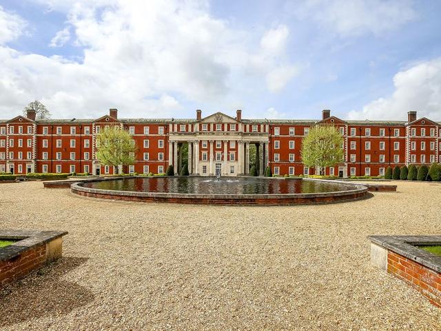 Peninsula Square, Winchester SO23, 3 bed flat to rent, £2,750 pcm | PrimeLocation