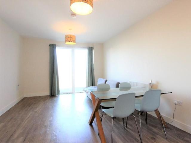 Peninsula Quay, Pegasus Way, Gillingham, Kent ME7, 2 bed flat to rent, £1,400 pcm | PrimeLocation