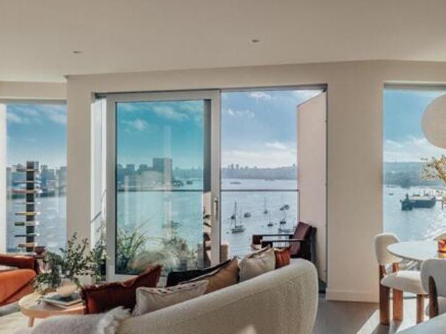 Peninsula Riverfront, Cutter Lane, 3 Bedroom Flat