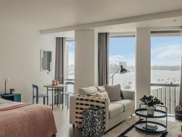 Peninsula Riverfront, Cutter Lane, Studio Flat For