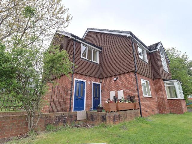 Penkvale Road, Stafford ST17, 3 bed flat to rent, £895 pcm | PrimeLocation
