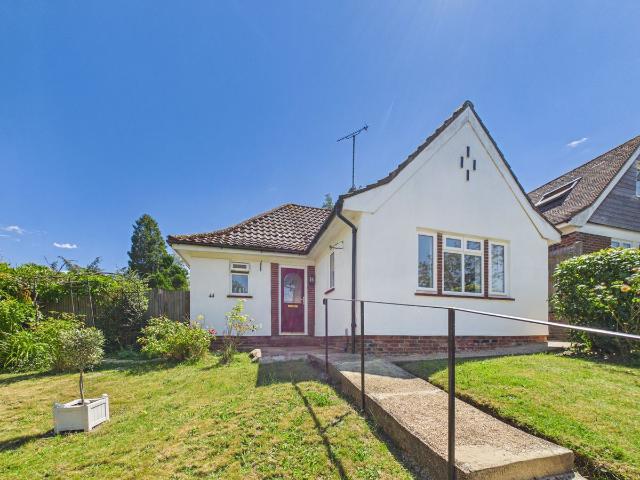 Penland Road, Haywards Heath RH16, 2 bed detached bungalow to rent, £1,800 pcm | PrimeLocation