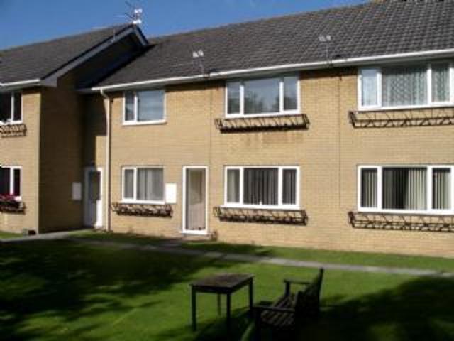 Penlline Road, Whitchurch, Cardiff CF14, 2 bed flat to rent, £1,150 pcm | PrimeLocation