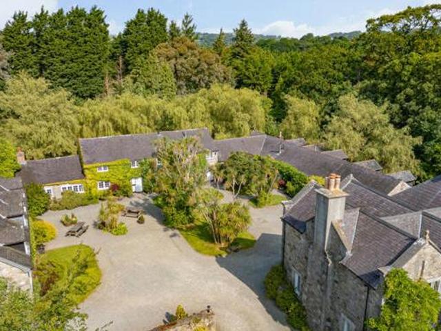 Penmon, Beaumaris, 28 Bedroom Country