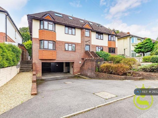 Penn Hill Avenue, Poole, BH14 3 bed flat to rent £1,800 pcm £415 pw