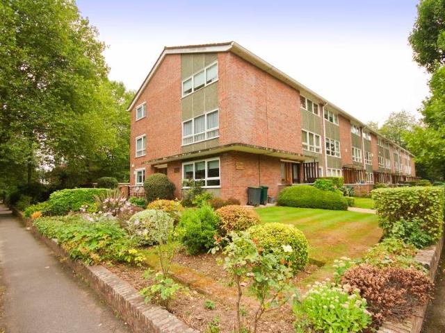 Penn House, Main Avenue, Moor Park HA6, 2 bed flat to rent, £2,700 pcm | PrimeLocation